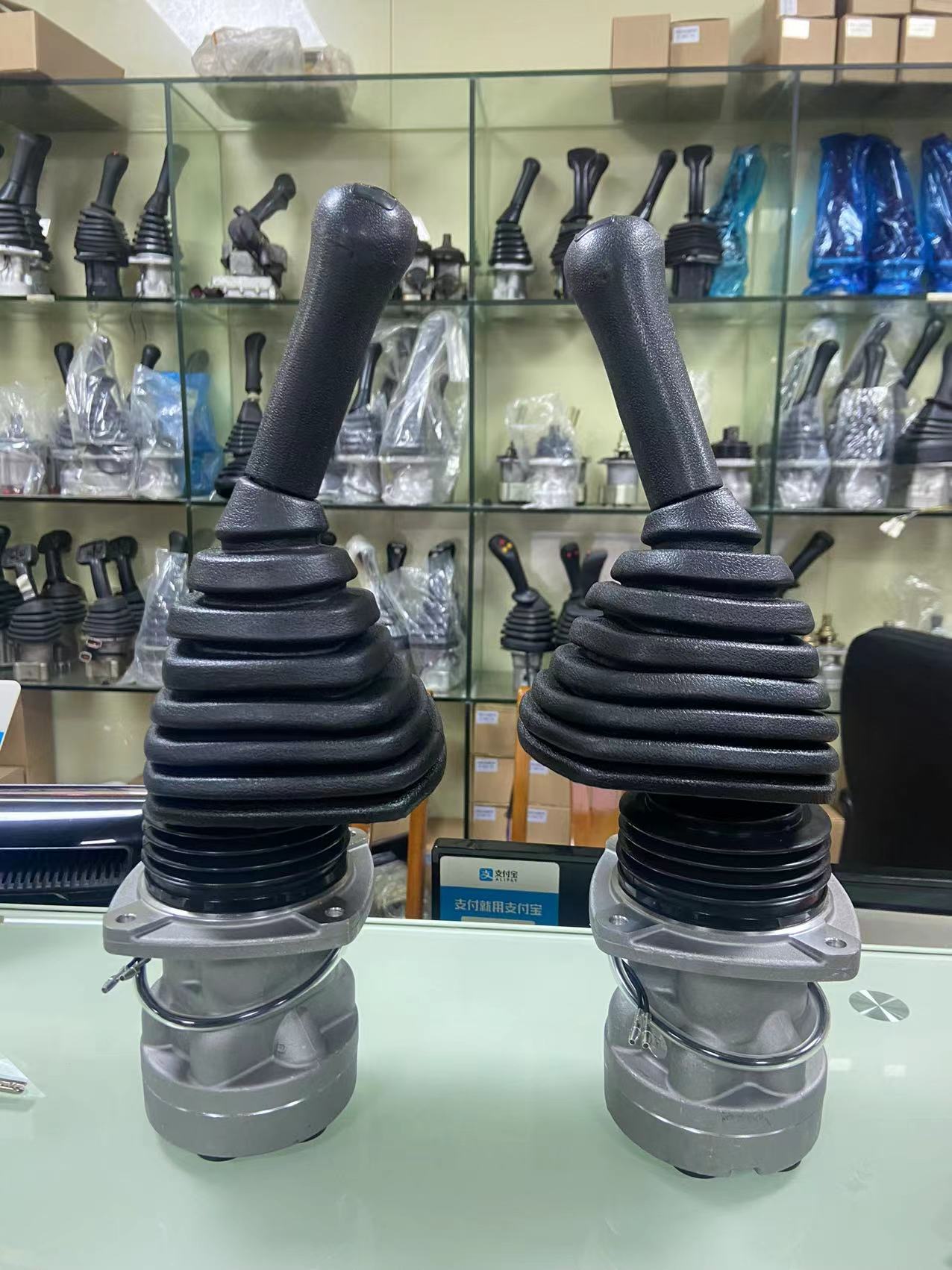 E320 Pilot Assy