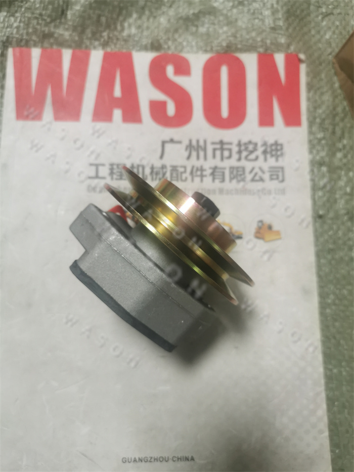 D7D EC210/EC240/D6D Fuel Pump 02112673/20537030/21203674/21260521 ...